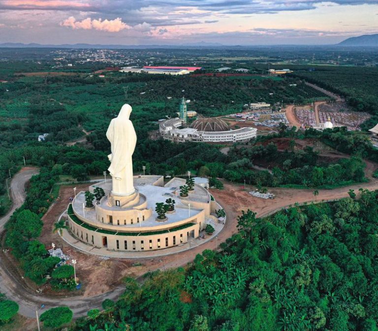 HÀNH HƯƠNG ĐỨC MẸ NÚI CÚI-Bùi Công Thuấn - Bùi Công Thuấn
